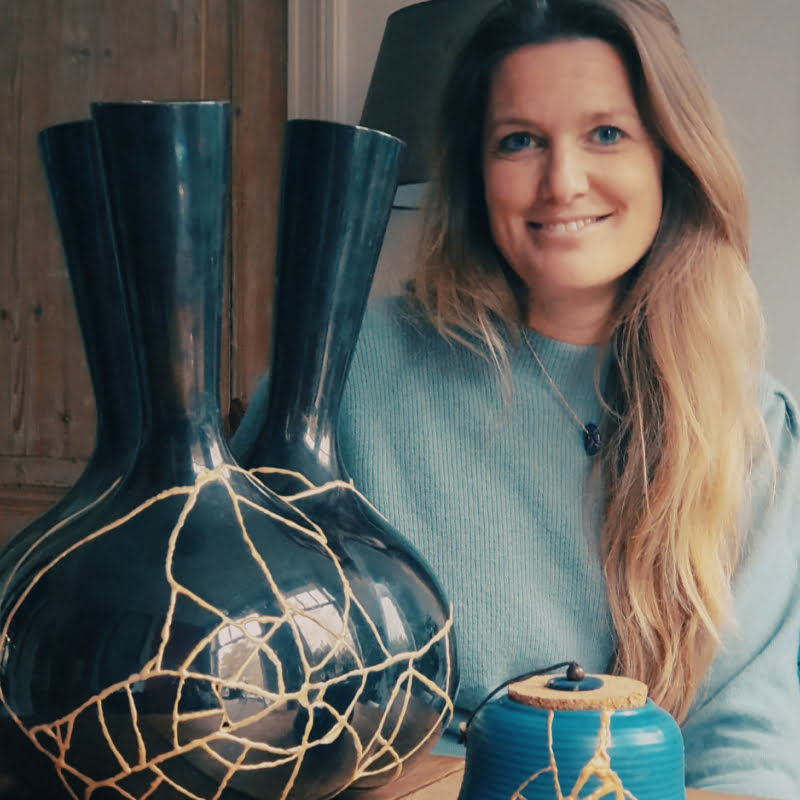 Over Rachel van der Schaaf - Golden Linings in Life